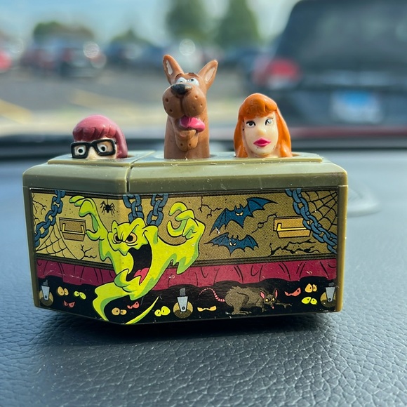 Toys | 1996 Burger King Cartoon Network Scoobydoo Rolling Coffin Toy ...